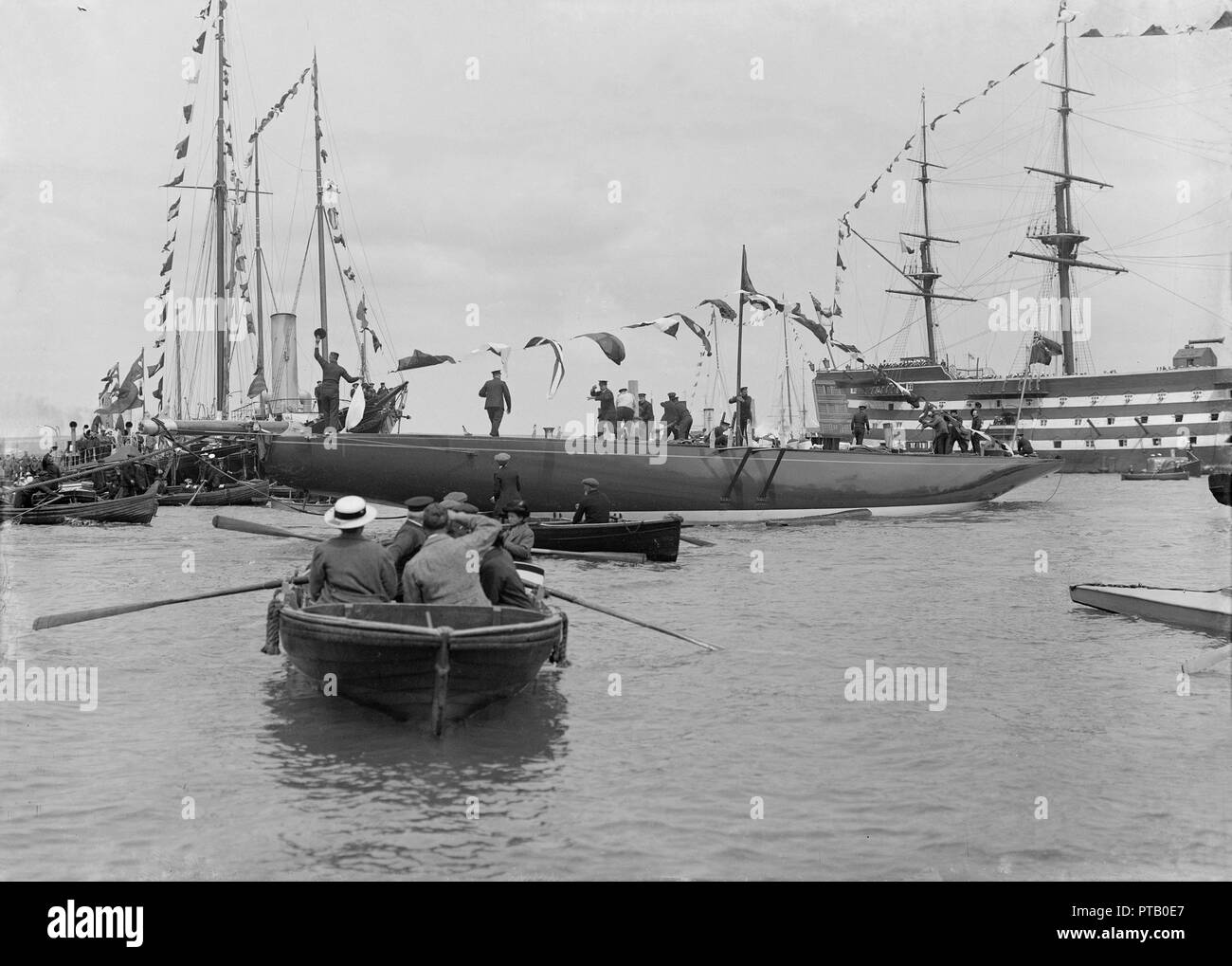 Hms Challenger Stock Photos & Hms Challenger Stock Images - Alamy