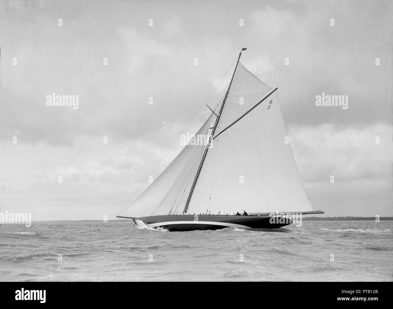 Shamrock boat hi-res stock photography and images - Alamy