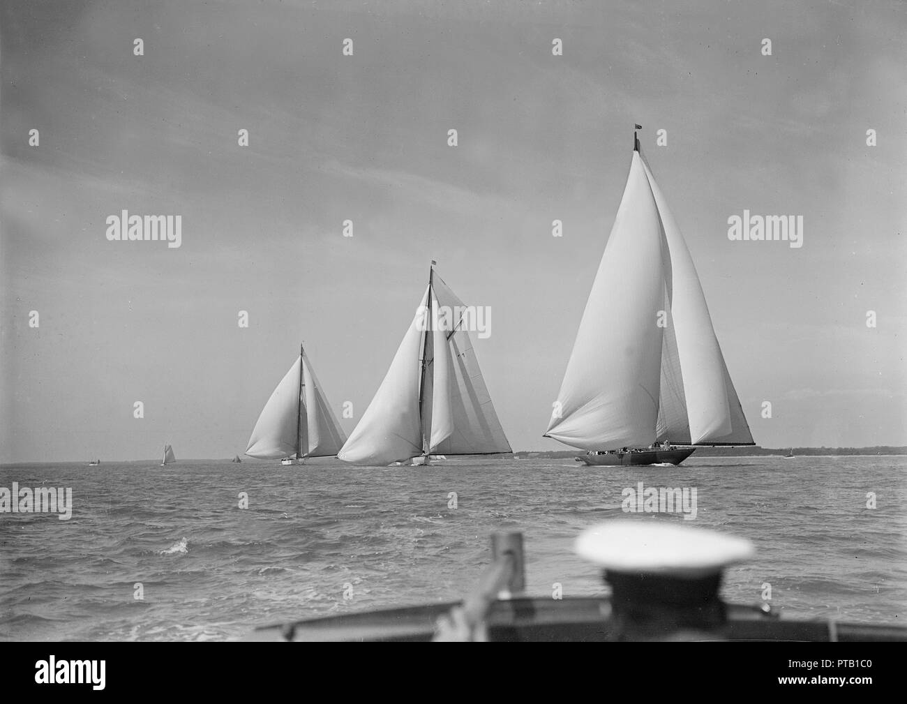 V class boats hi-res stock photography and images - Alamy