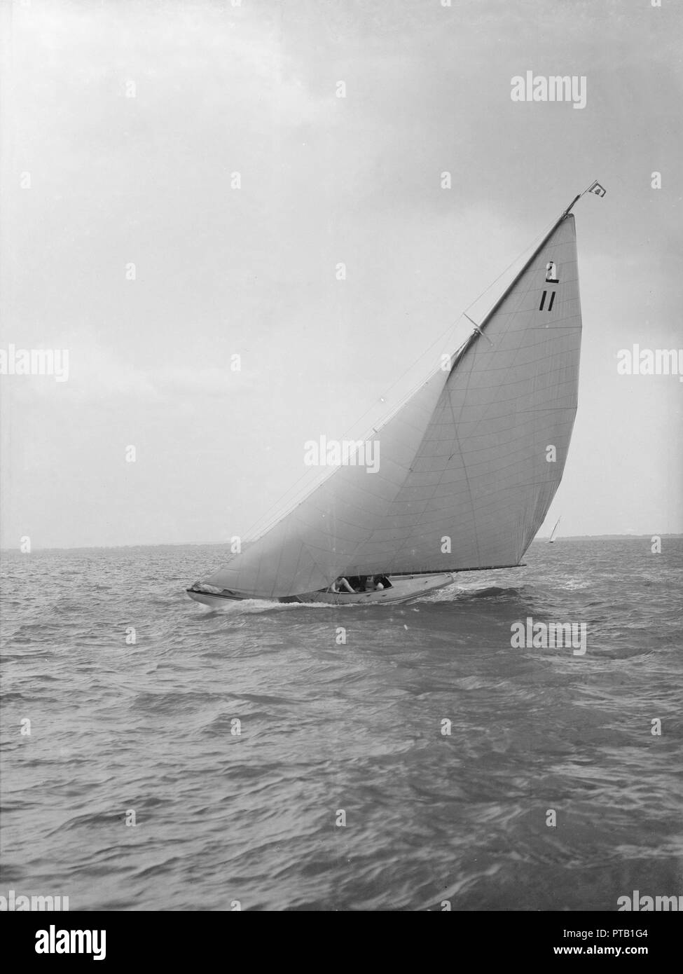 Heeling boats hi-res stock photography and images - Alamy