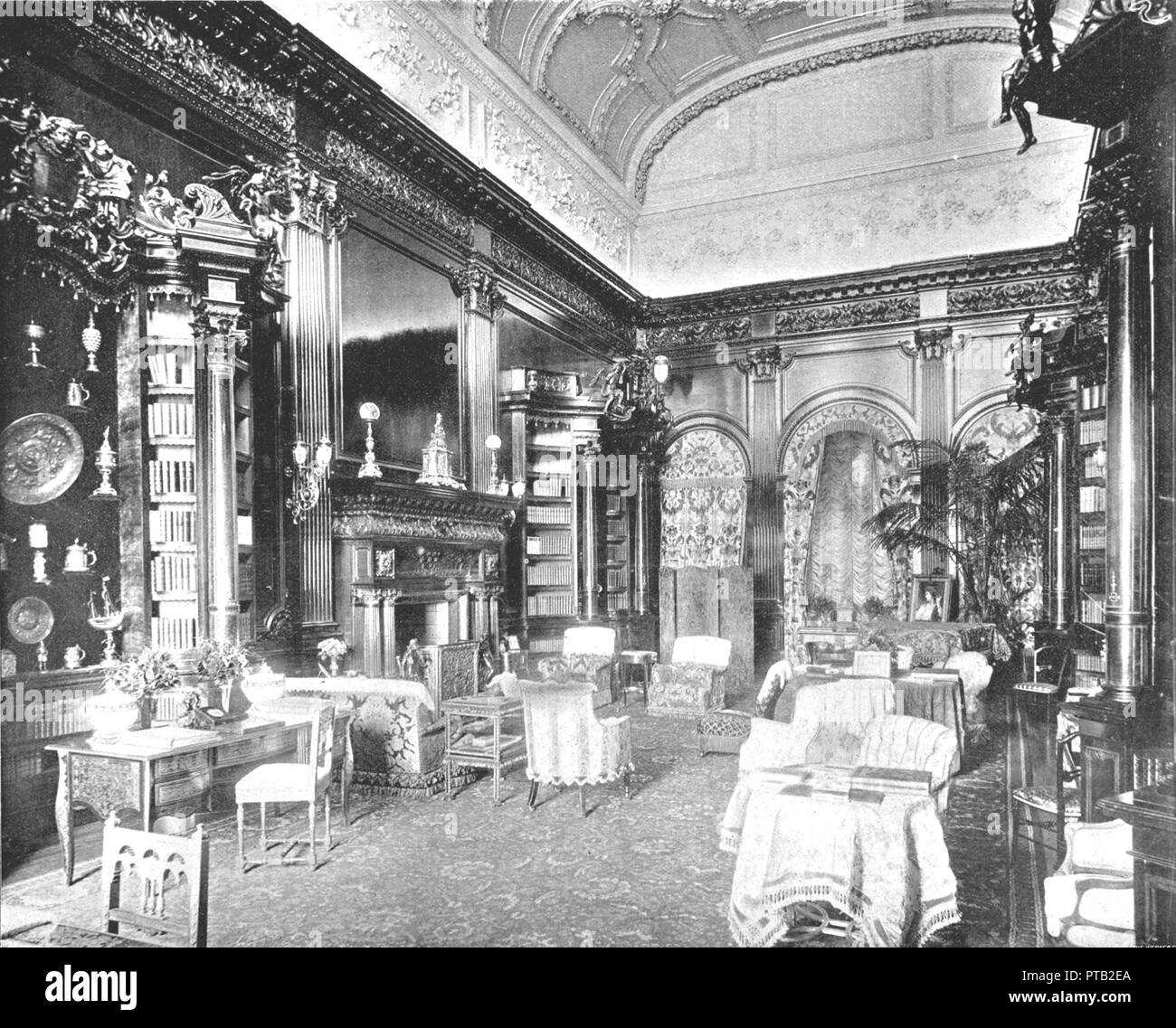 Tring park mansion hi-res stock photography and images - Alamy