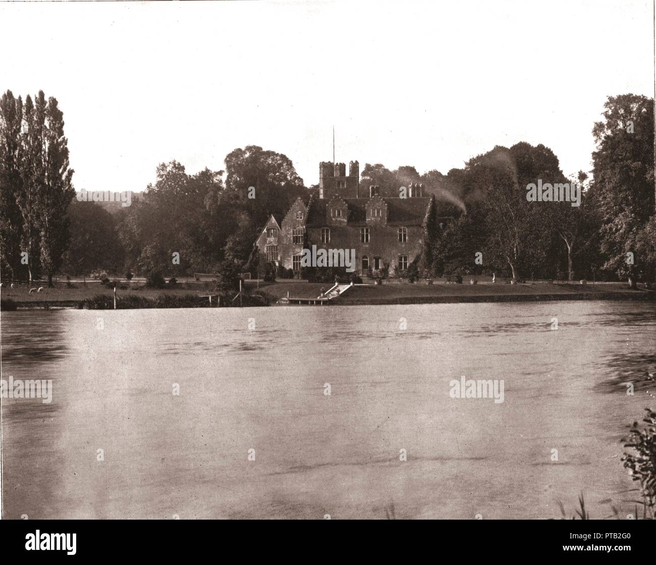 Bisham manor hi-res stock photography and images - Alamy