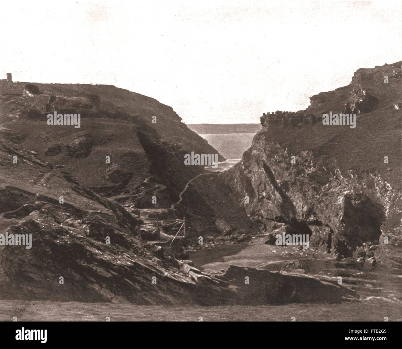 King arthurs castle hi-res stock photography and images - Alamy