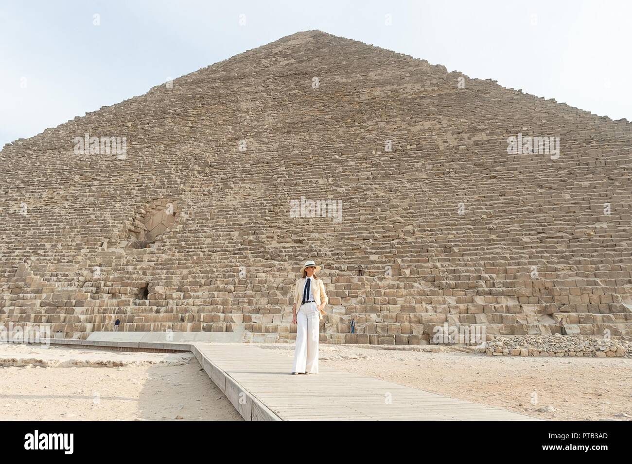 U.S First Lady Melania Trump stands in front of the Giza Pyramids ...