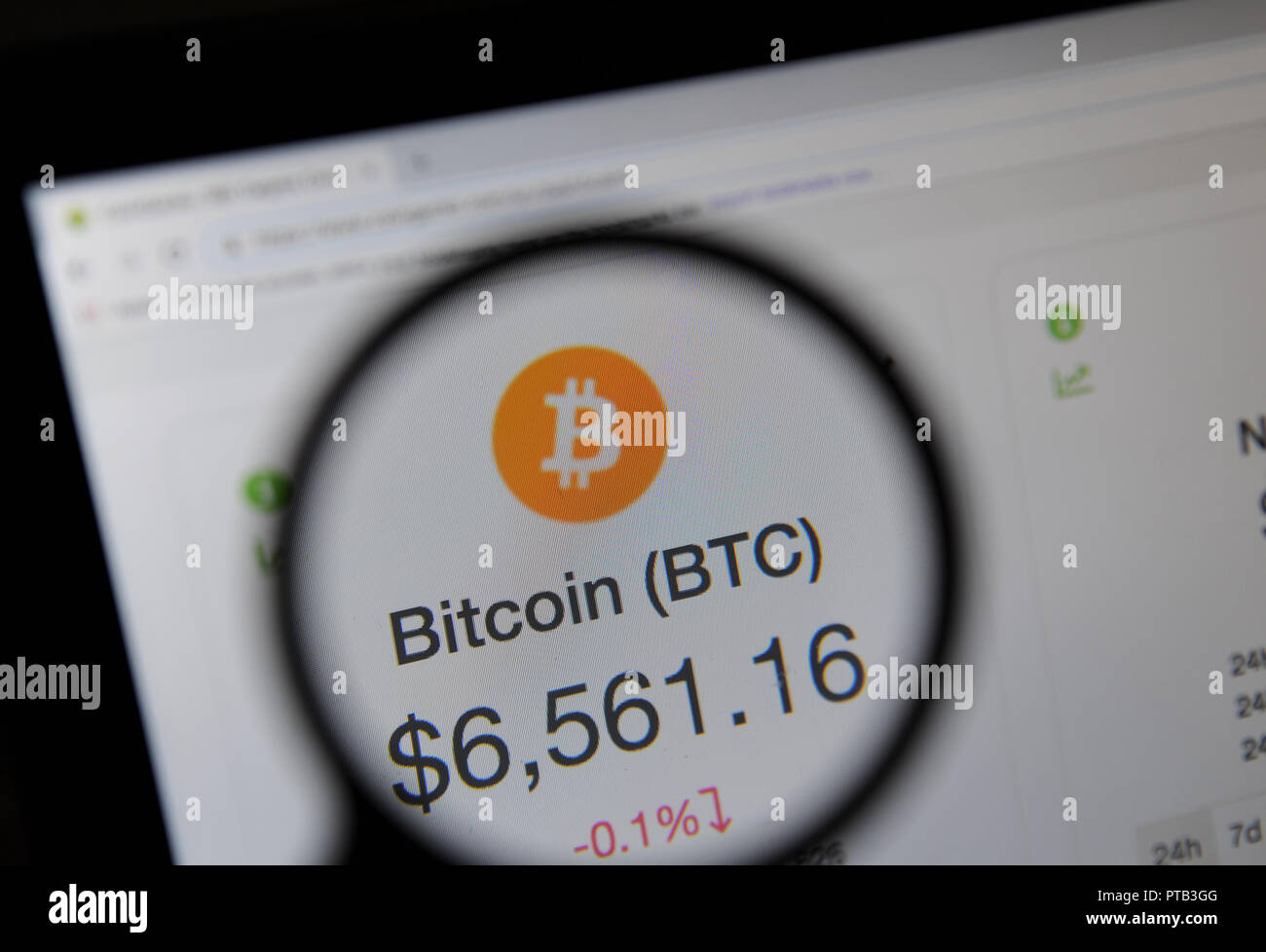 Cryptocurrency ranking chart app hi-res stock photography and images ...