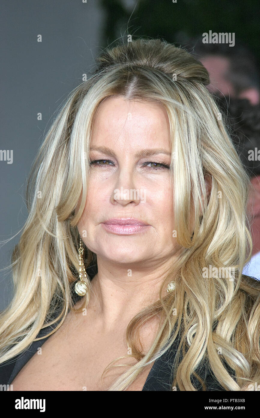 Jennifer Coolidge 04/11/06 AMERICAN DREAMZ @ ArcLight, Hollywood photo ...