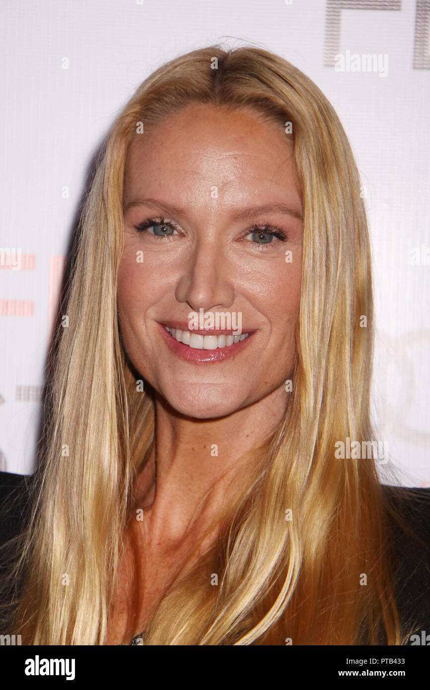 Screening man hi-res stock photography and images - Alamy