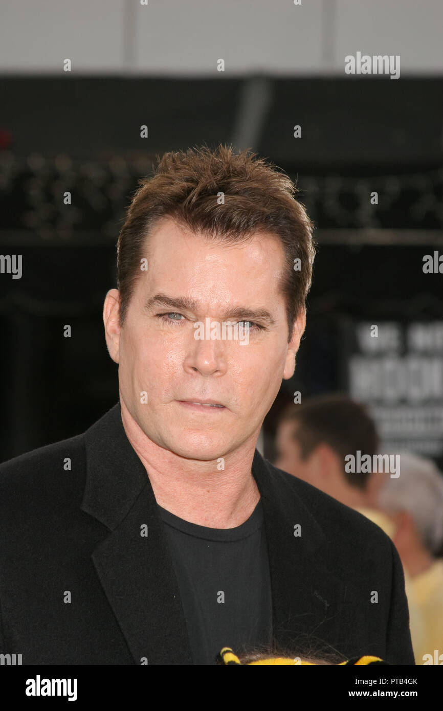 Ray Liotta 10/28/07 "Bee Movie" Premiere @ Mann Village Theatre ...