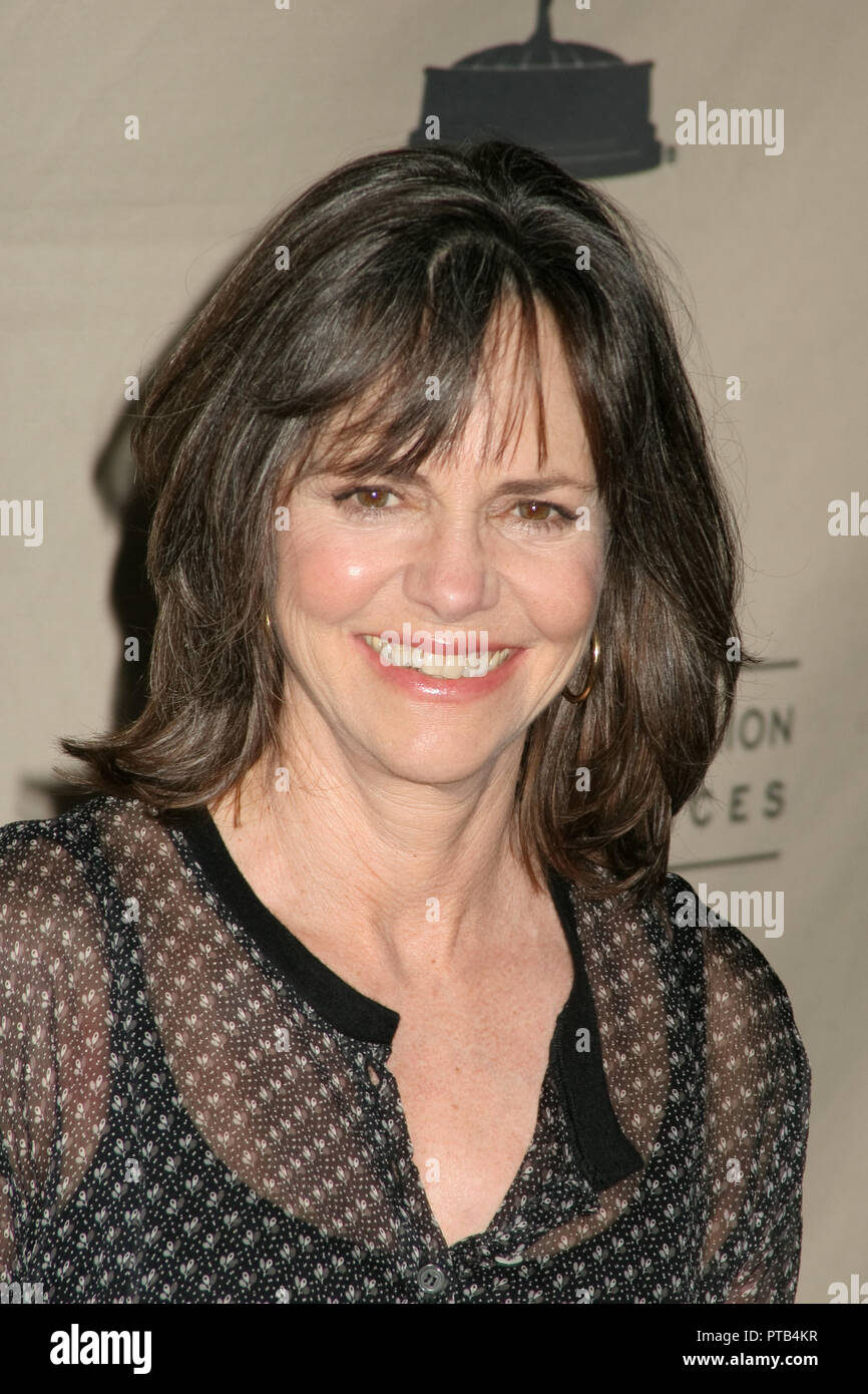 Sally field conversation brothers sisters hi-res stock photography and ...