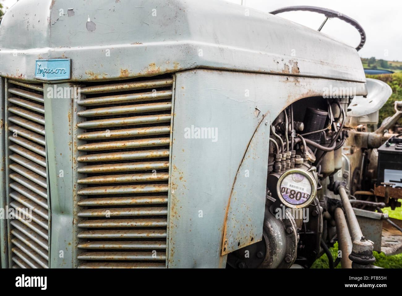 Vintage grey tractors hi-res stock photography and images - Alamy