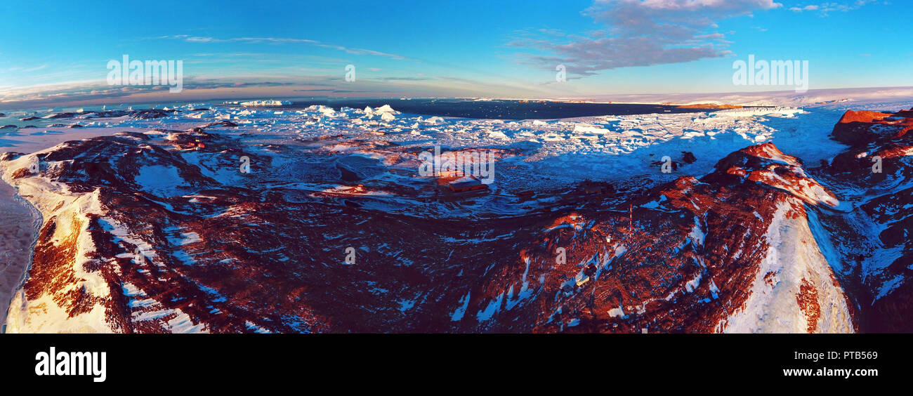 The north pole aerial view hi-res stock photography and images - Alamy