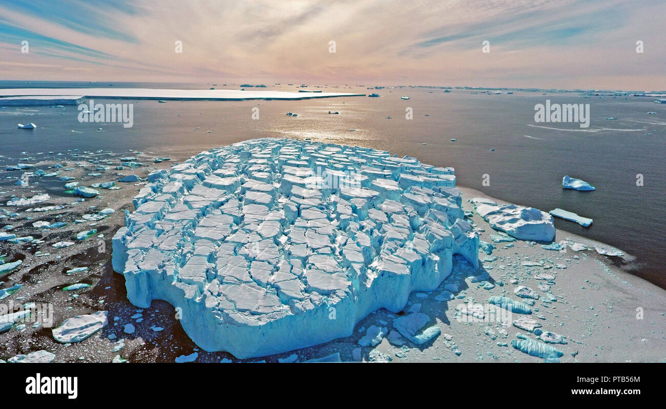 Iceberg close up view hi-res stock photography and images - Alamy