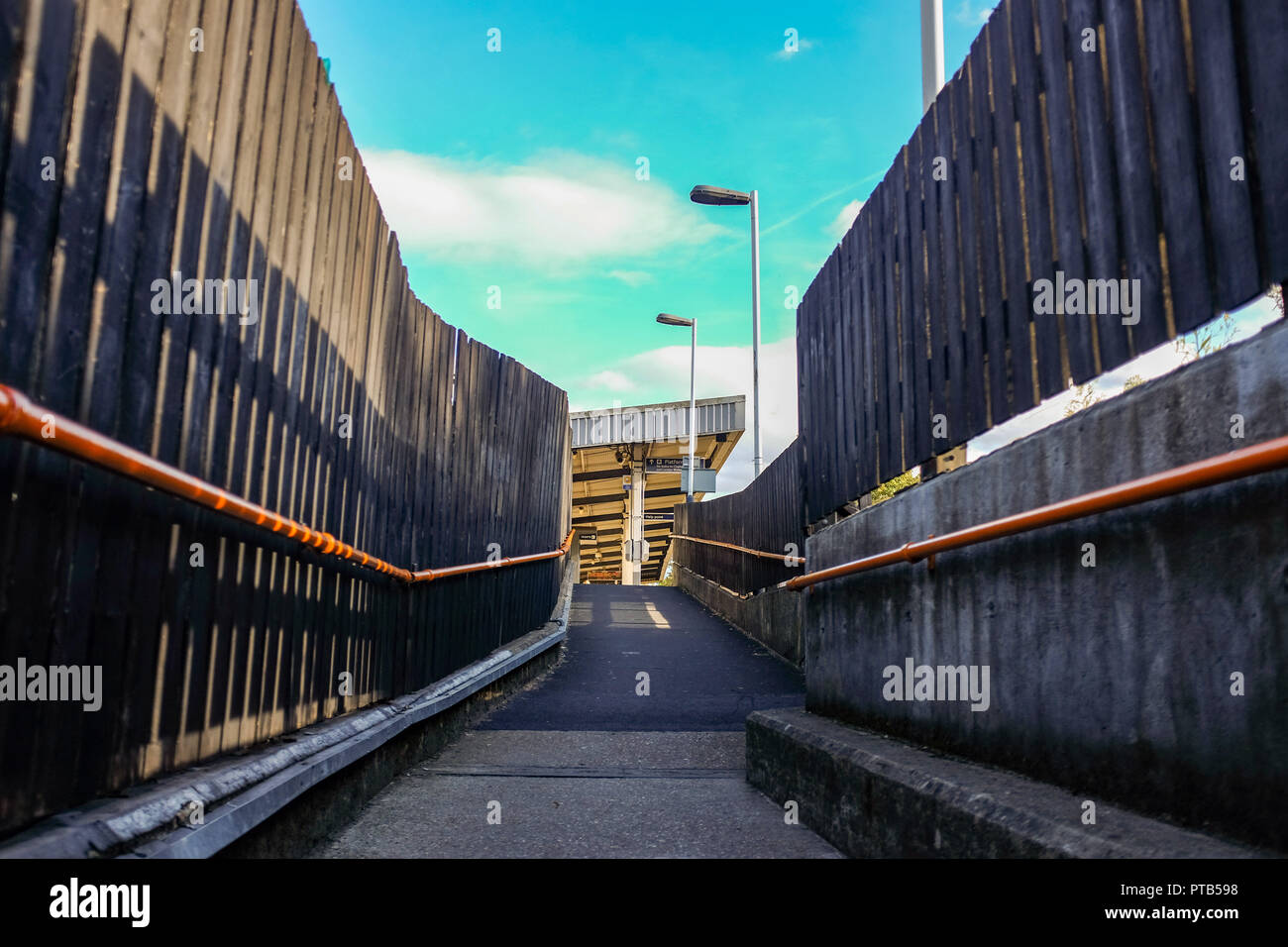 Barnes bridge rail station hi-res stock photography and images - Alamy