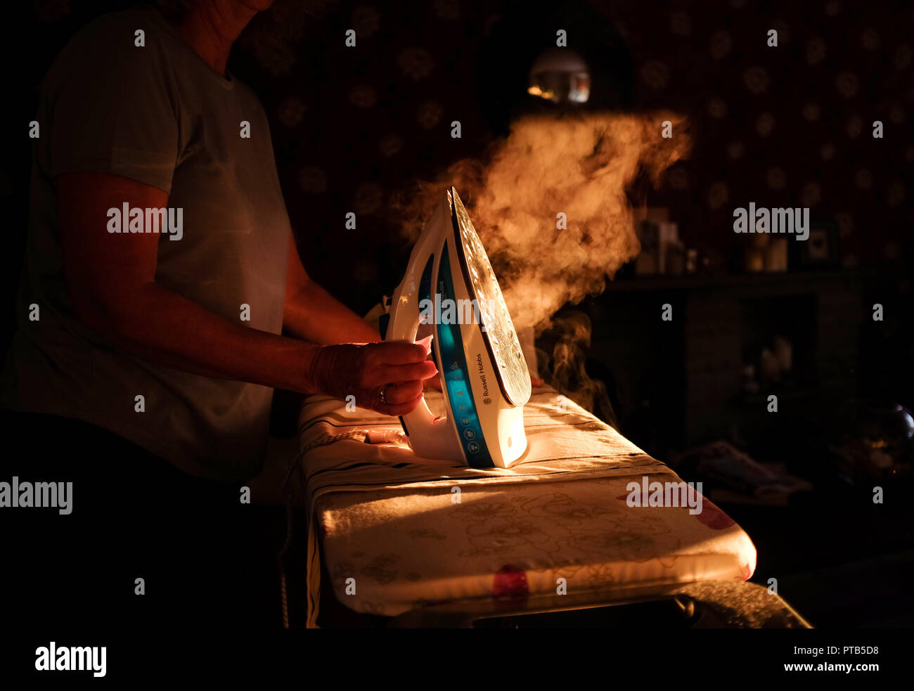 Steam iron hi-res stock photography and images - Alamy