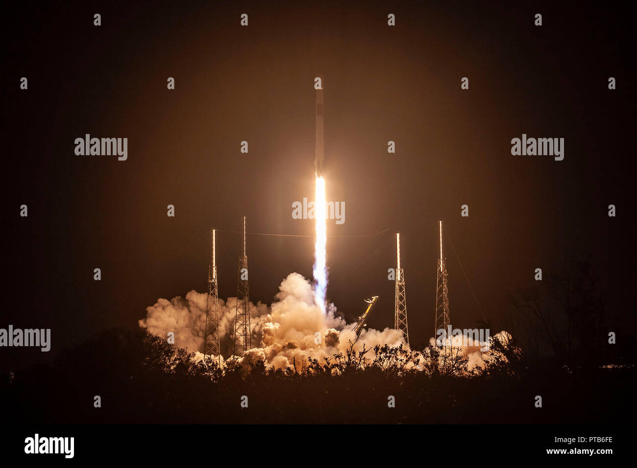Telstar 18 Vantage Mission launch Stock Photo - Alamy