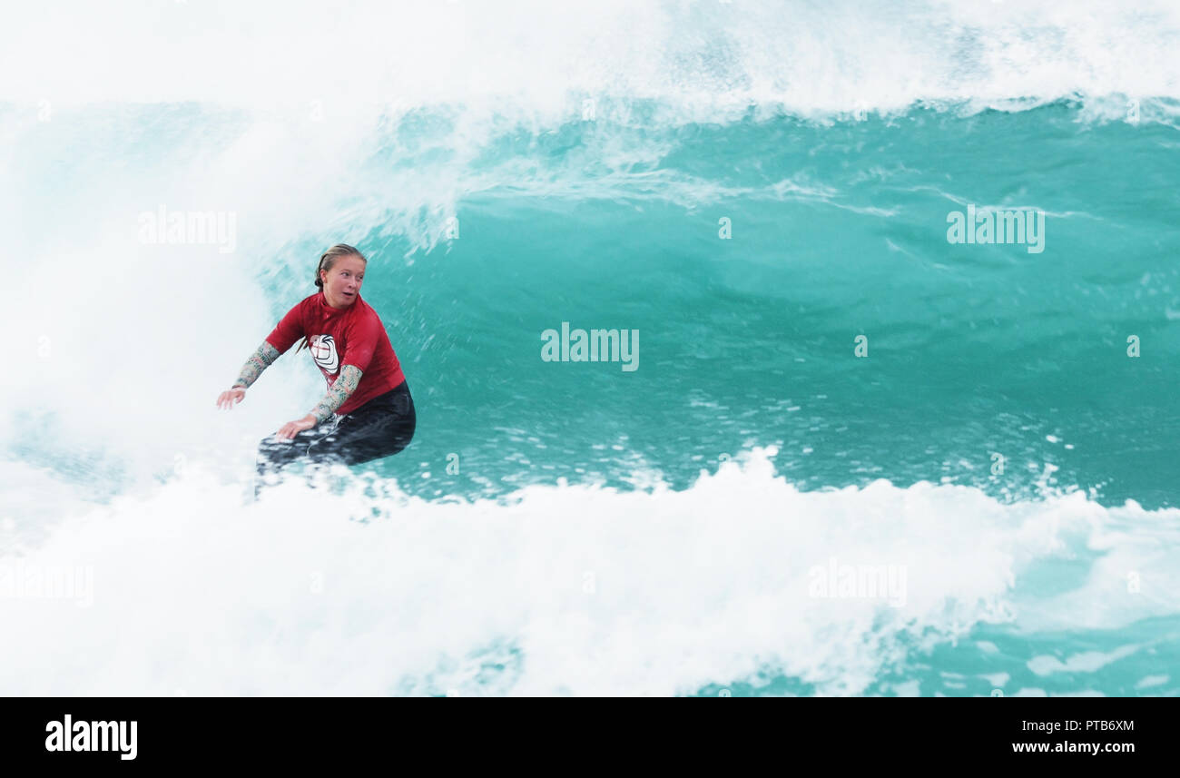 Olympic female surfers hi-res stock photography and images - Alamy