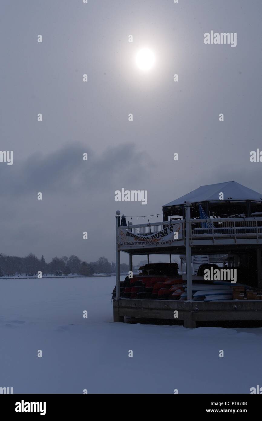 Dows lake pavilion hi-res stock photography and images - Alamy