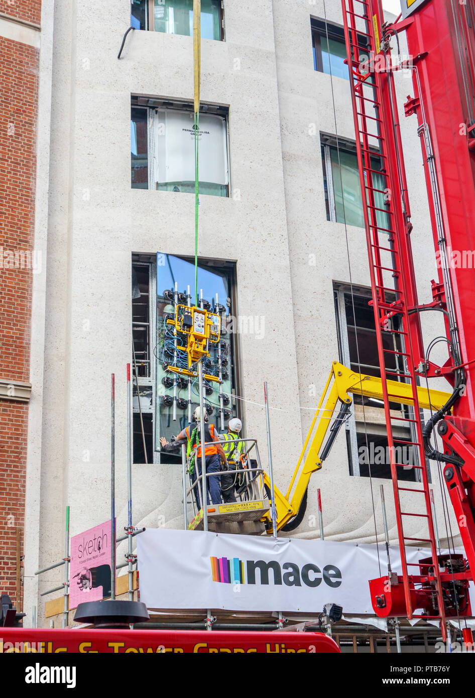 Lifting glass suction hi-res stock photography and images - Alamy