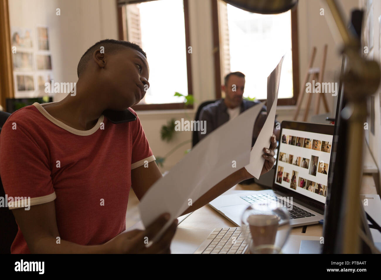White female talking hi-res stock photography and images - Alamy