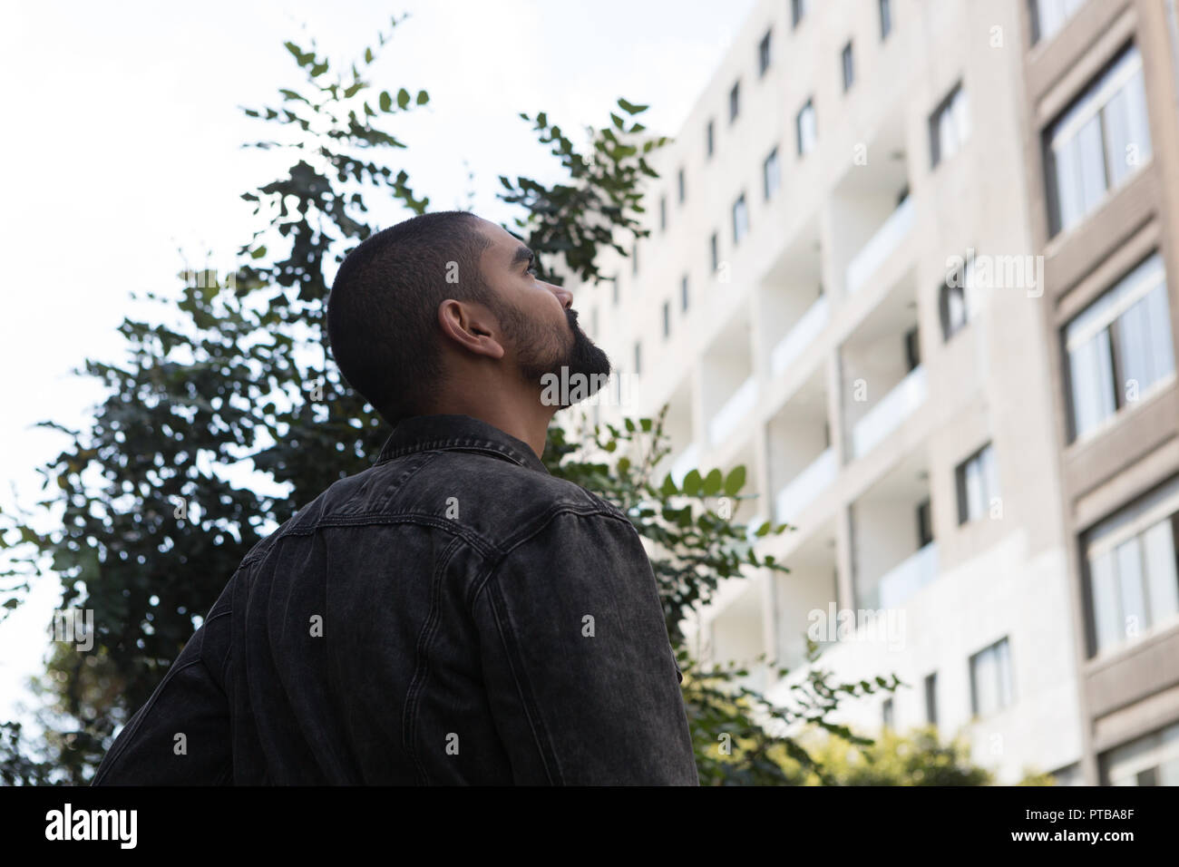 Thoughtful in the street man hi-res stock photography and images - Alamy