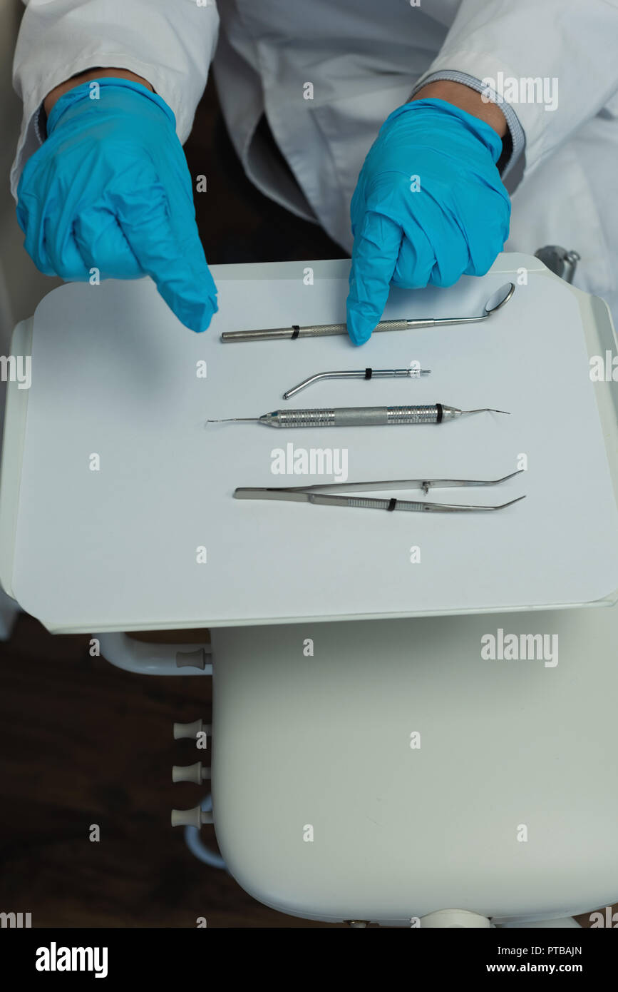 Dentist tools hi-res stock photography and images - Alamy