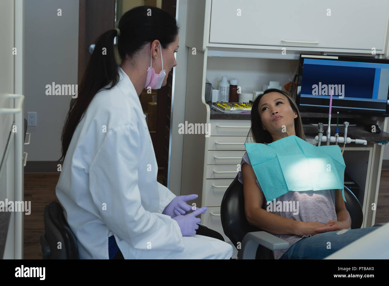 Asian female dentist hi-res stock photography and images - Alamy