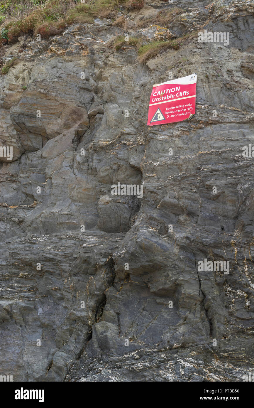 Warning sign loose rocks hi-res stock photography and images - Alamy