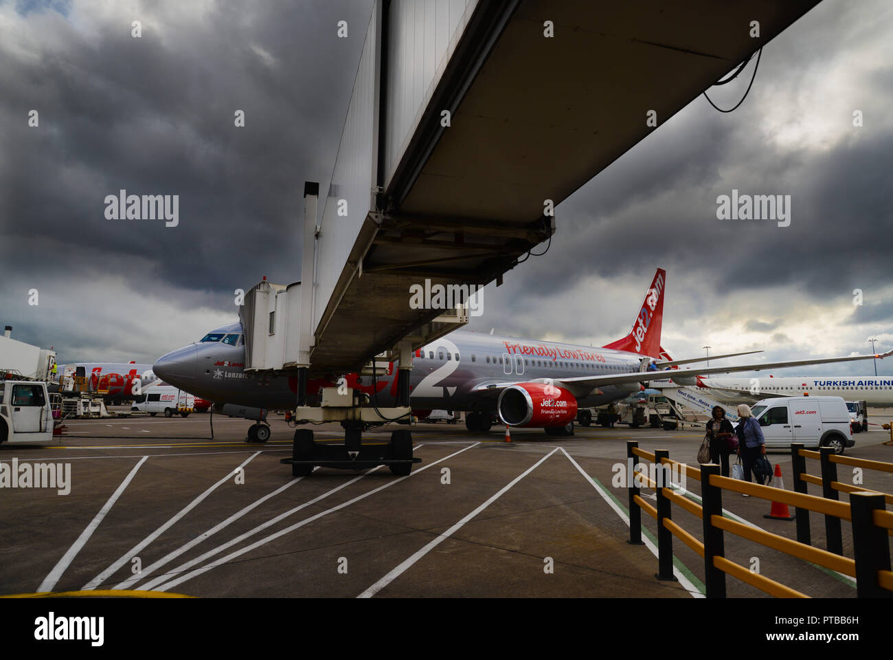 Jet2 Boeing 737 at Edinburgh Airport Stock Photo - Alamy