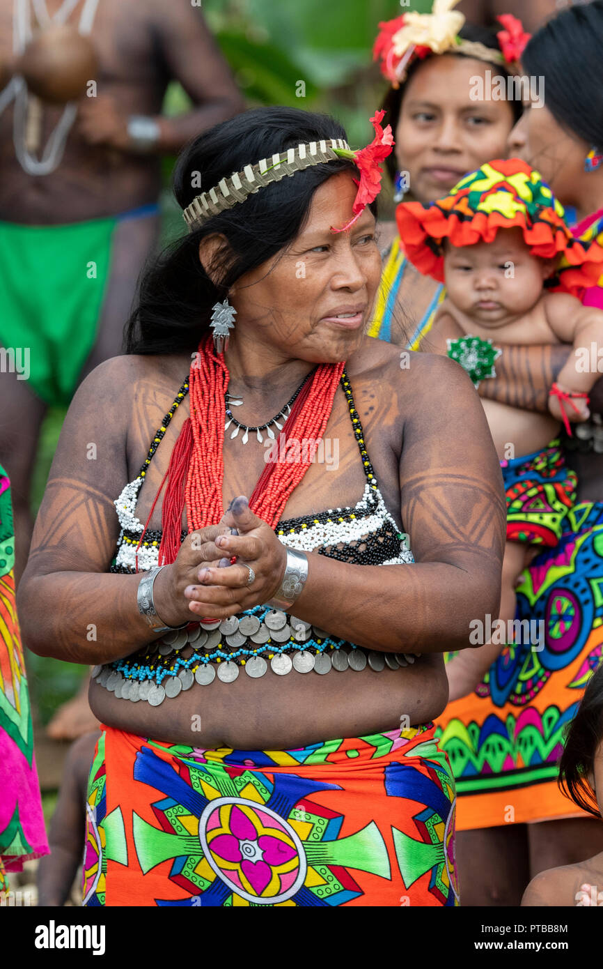 Embera indian family hi-res stock photography and images - Alamy