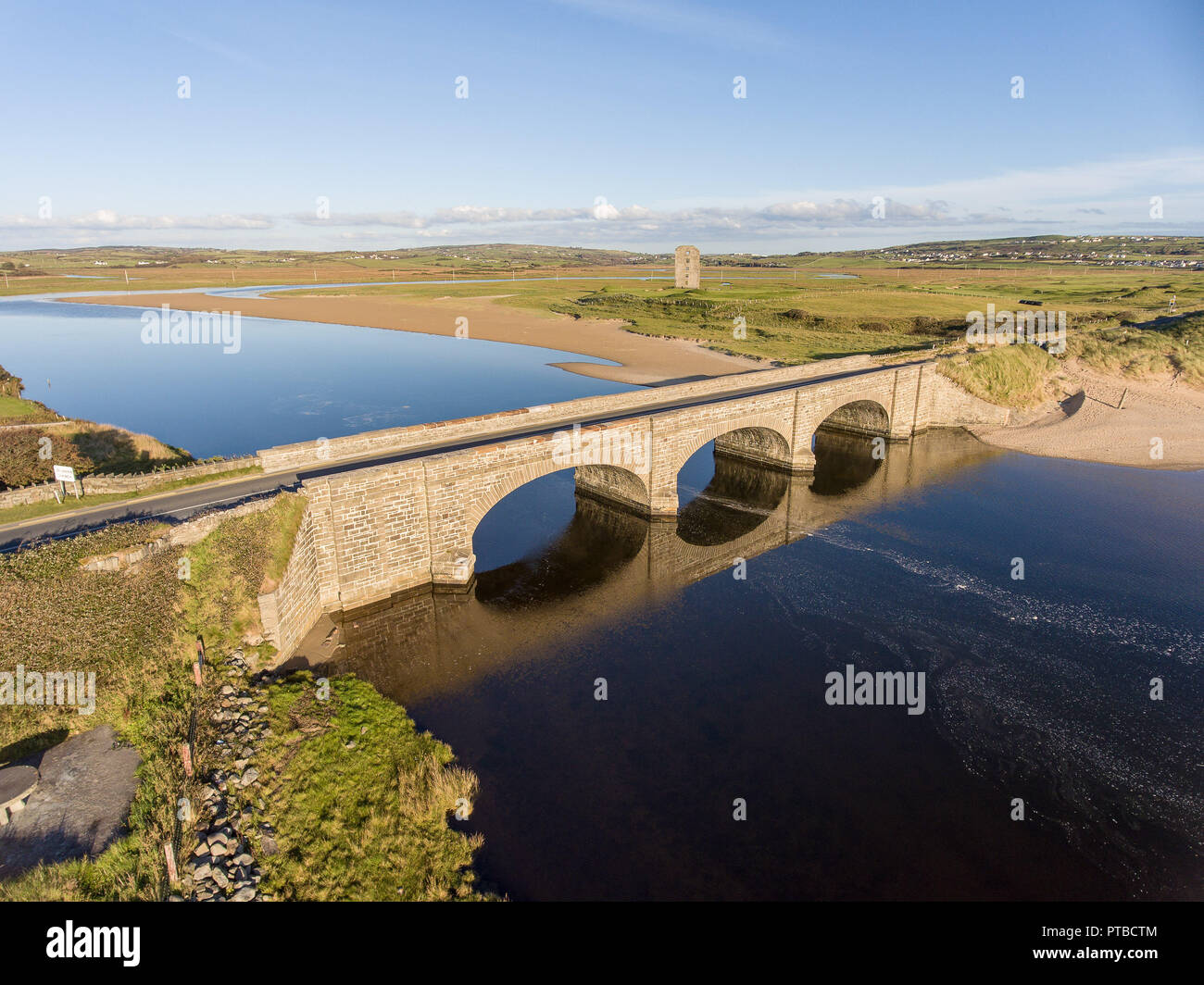 Aerial view sandy beach lahinch hi-res stock photography and images - Alamy