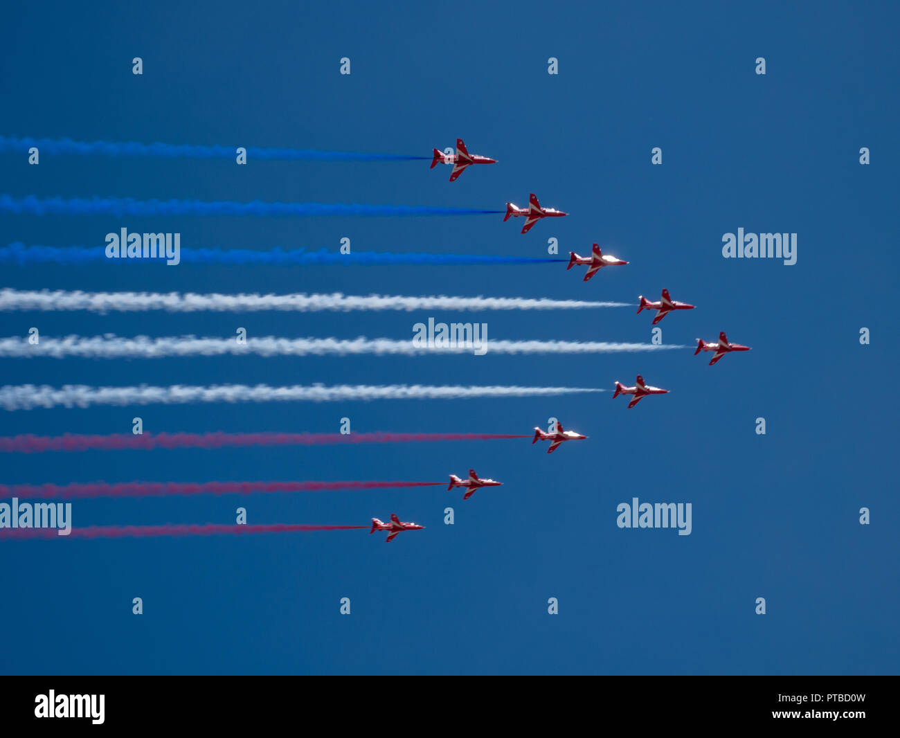 Red arrow formation hi-res stock photography and images - Alamy
