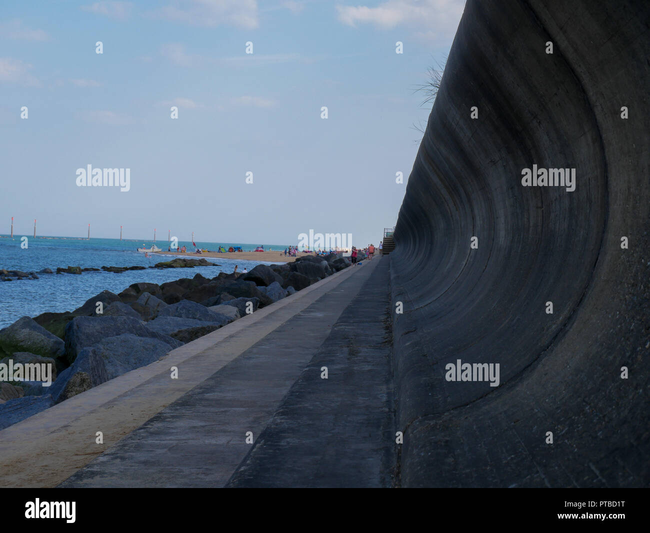 Palling hi-res stock photography and images - Alamy
