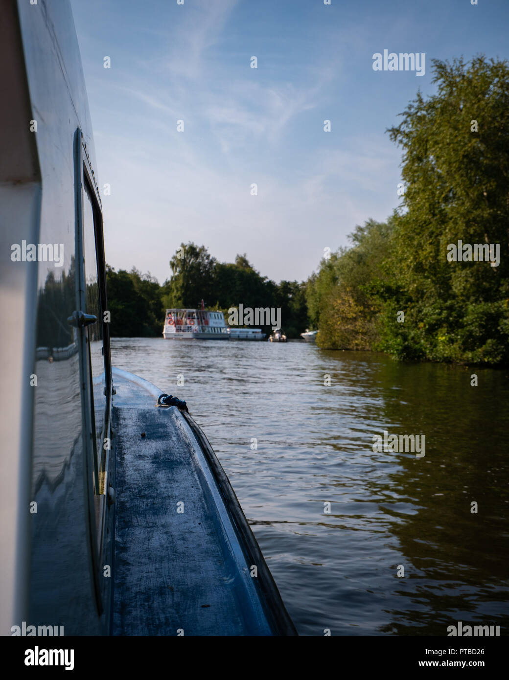 Side view of boat Stock Photo - Alamy