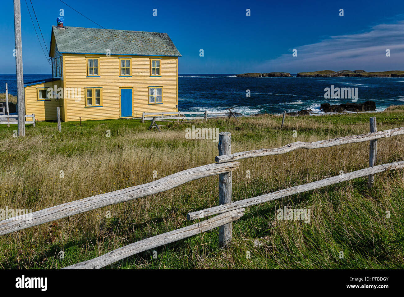 Canada traditional home coast hi-res stock photography and images - Alamy