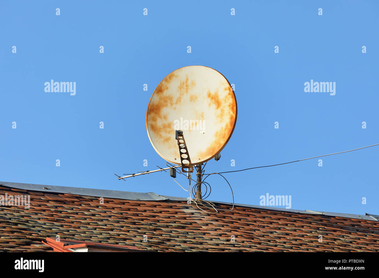Parabola hi-res stock photography and images - Alamy