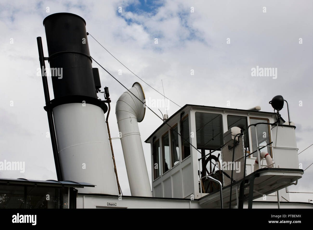 Bridge wheelhouse High Resolution Stock Photography and Images - Alamy