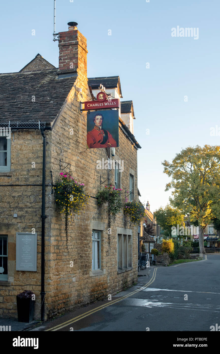 The duke pub hi-res stock photography and images - Alamy