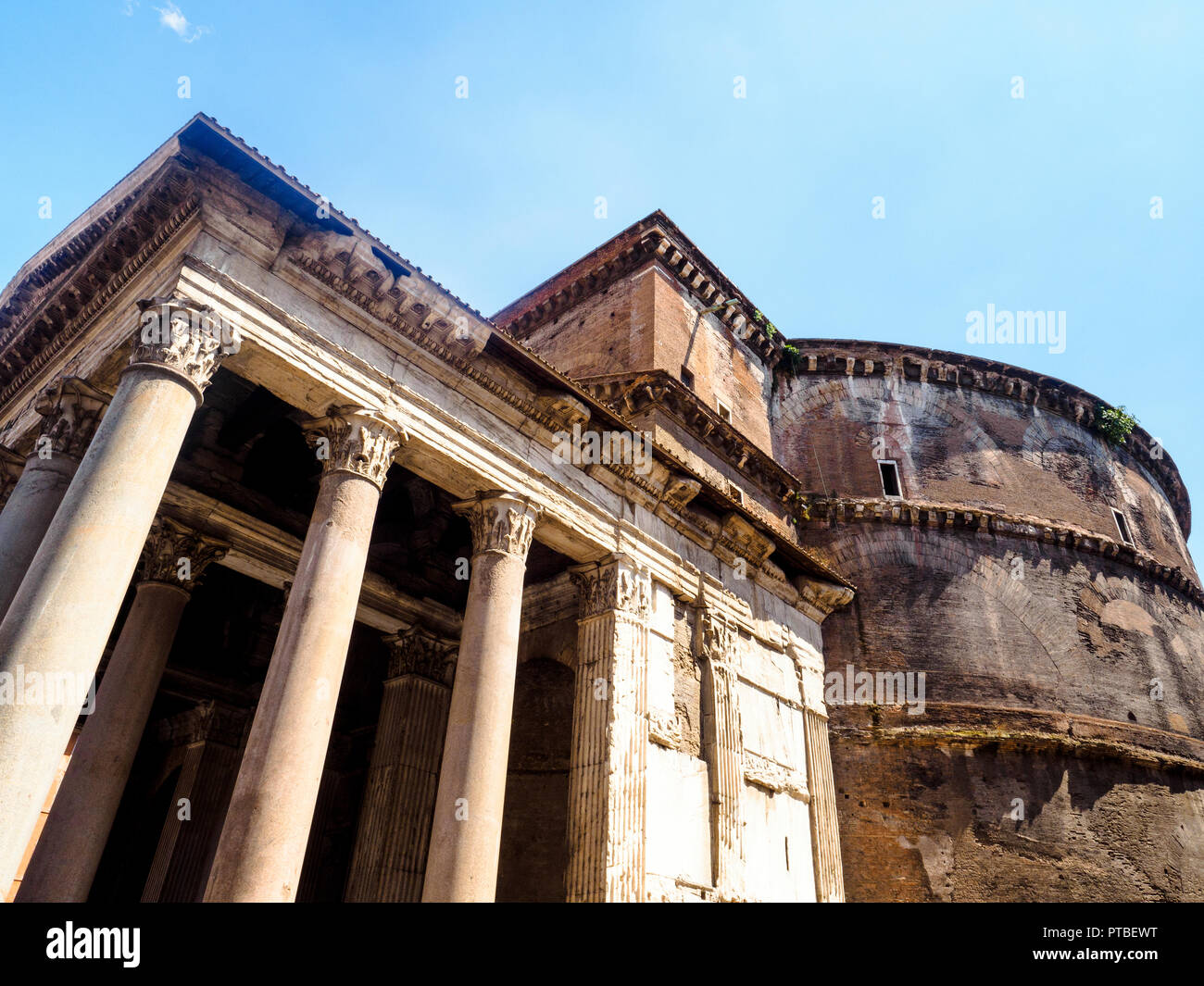 Roman corinthian column hi-res stock photography and images - Alamy