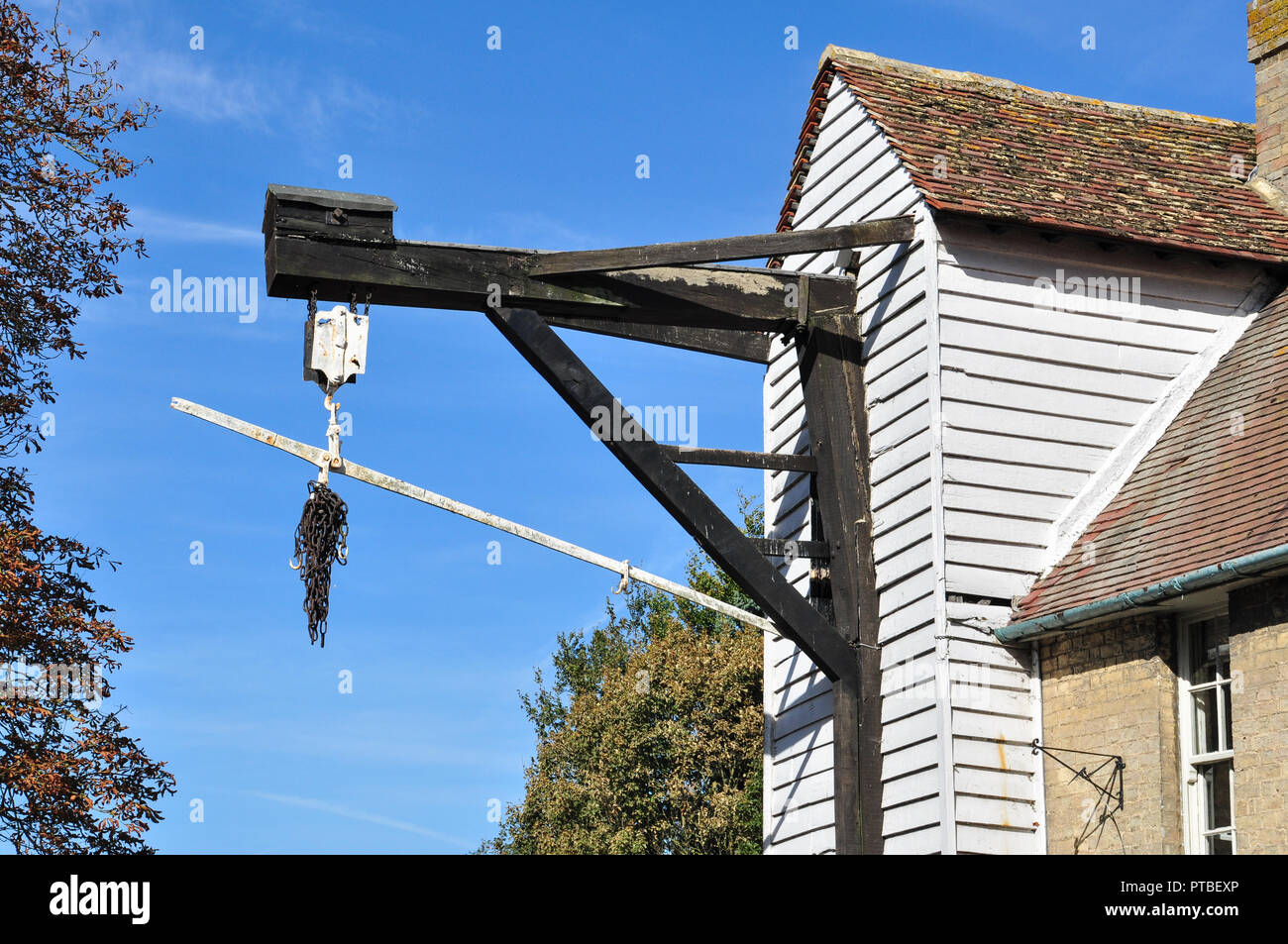 Old hoist hi-res stock photography and images - Alamy
