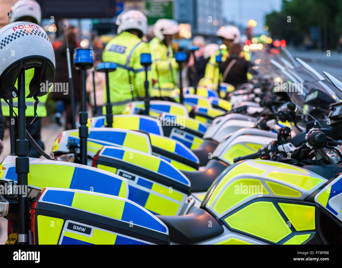 Merseyside police officer hi-res stock photography and images - Alamy