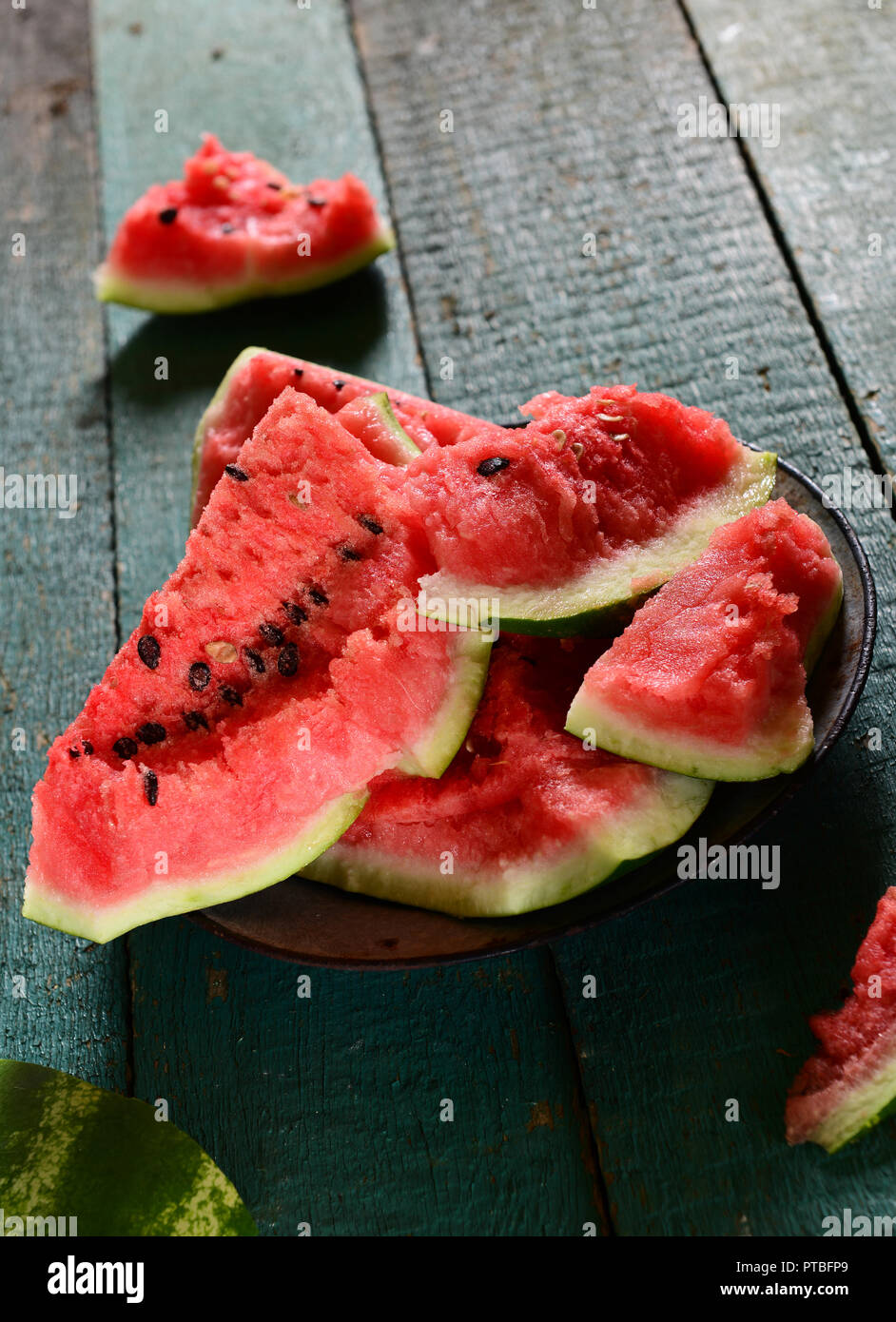 Cracked watermelon hi-res stock photography and images - Alamy