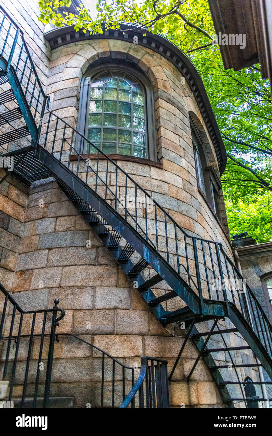 Steel building in boston hi-res stock photography and images - Alamy