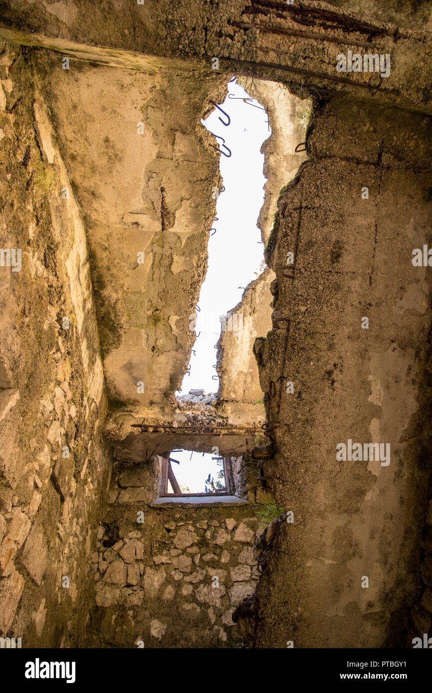 old concrete collapse starway Stock Photo - Alamy