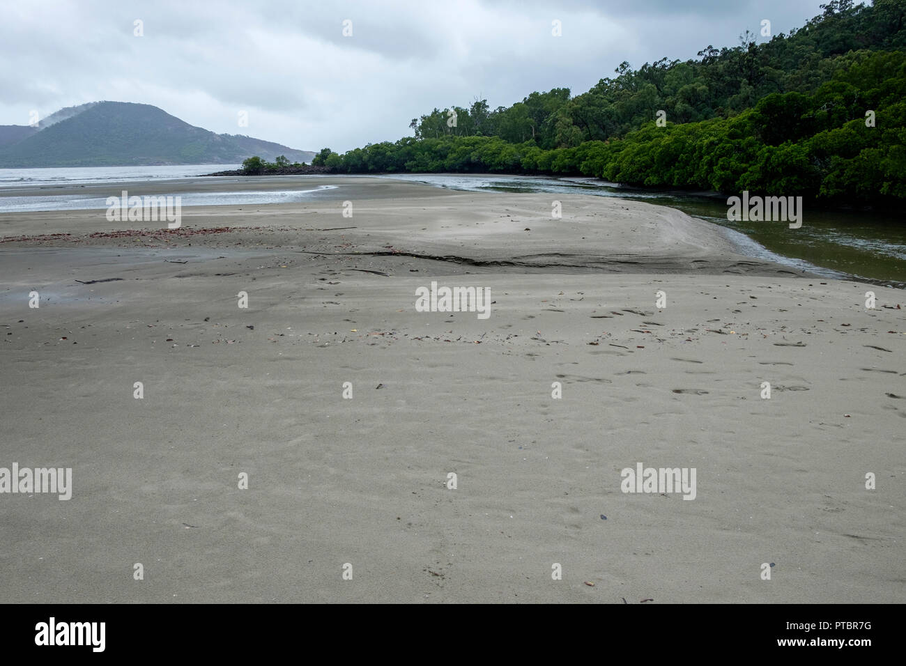 Hinchinbrook Island - The Thorsborne Trail - Zoe Bay Stock Photo - Alamy