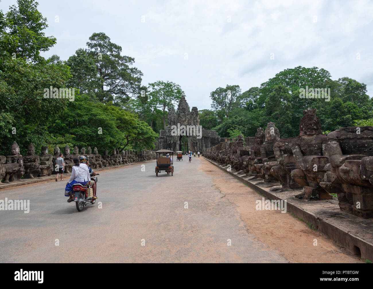 Angkor wat entrance gate, Siem Reap Province, Angkor, Cambodia Stock ...