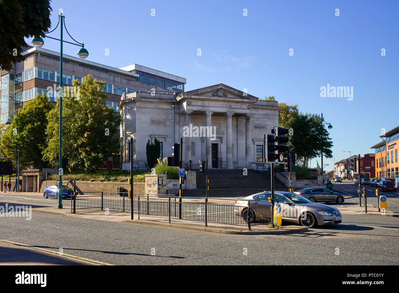 Stockport war memorial art gallery hi-res stock photography and images ...