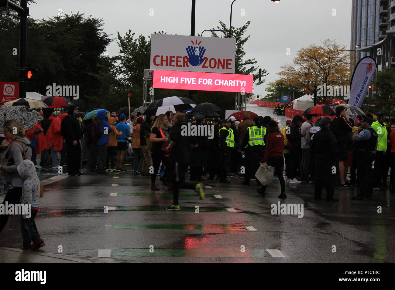 Cheering section hi-res stock photography and images - Alamy