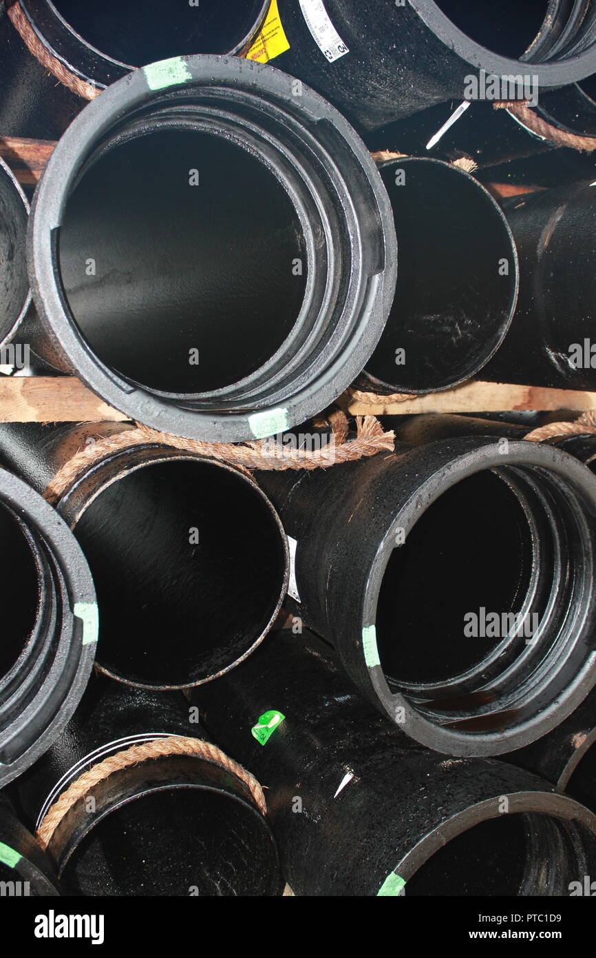 Heavy duty water pipes hi-res stock photography and images - Alamy