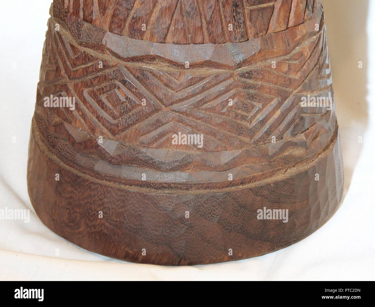 up-close view of a wooden African djembe design Stock Photo - Alamy