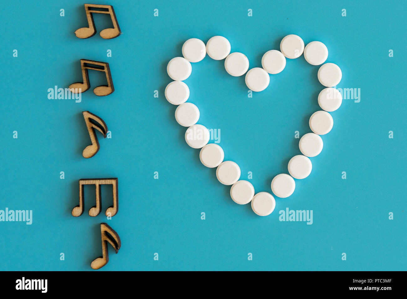 Music notes heart icon hi-res stock photography and images - Alamy